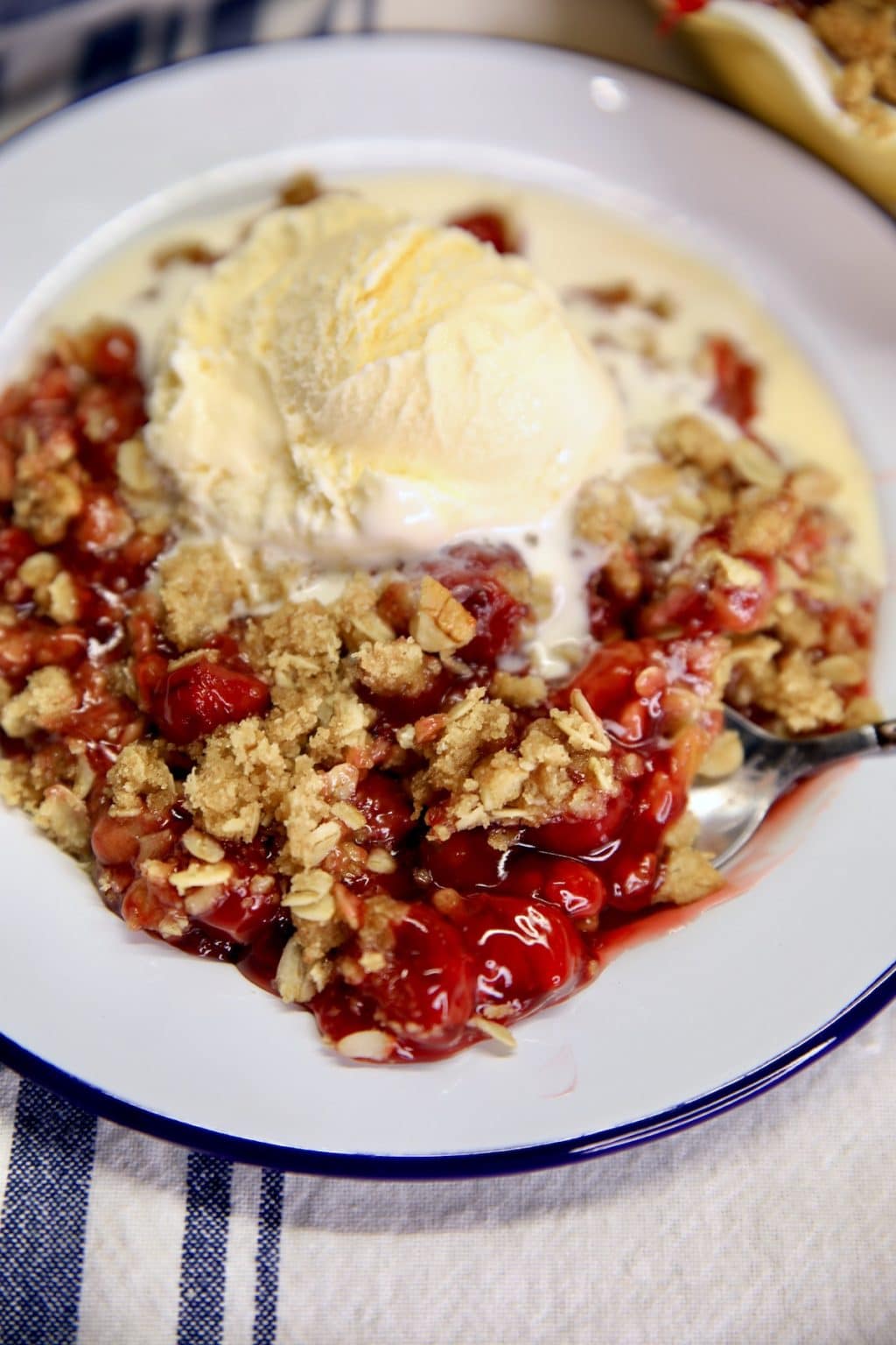 Easy Cherry Crisp Recipe (with cherry pie filling) - Miss in the Kitchen