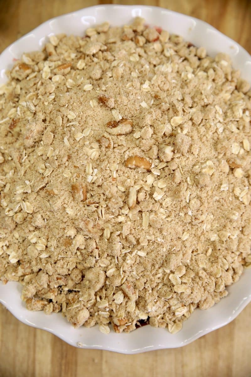 Easy Cherry Crisp Recipe (with cherry pie filling) - Miss in the Kitchen