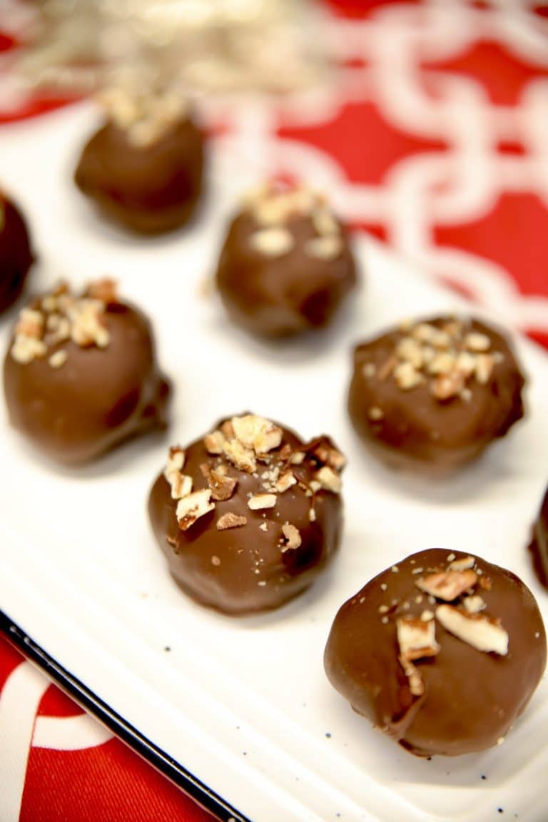 Bourbon Balls (Easy No Bake Recipe) - Miss in the Kitchen