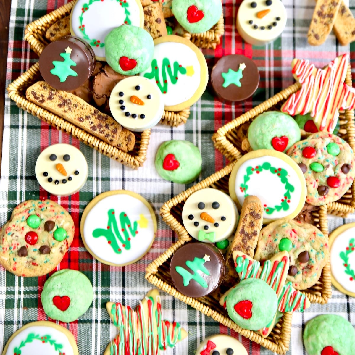 39 Christmas Cookies (Easy Recipes for Cookie Exchanges) - Miss in the ...
