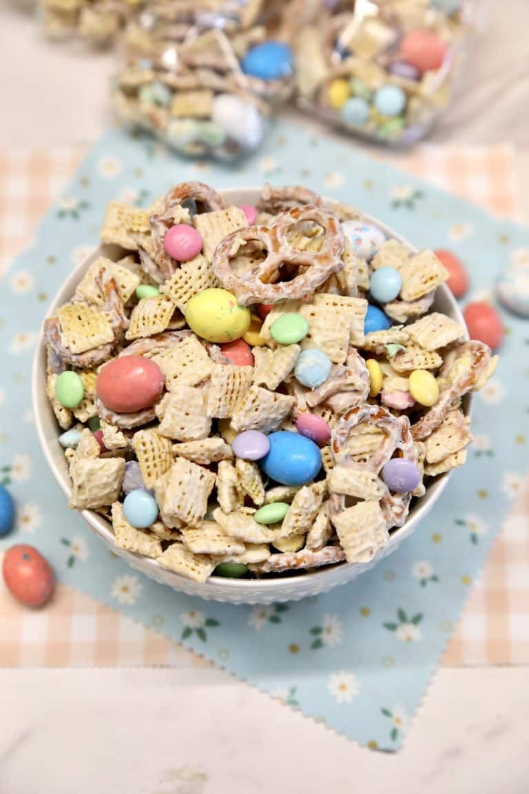 Bunny Bait Easter Snack Mix - Miss in the Kitchen